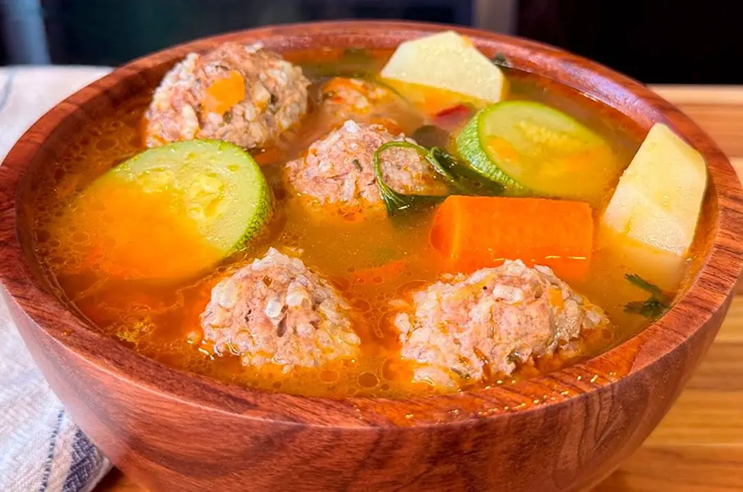 Caldo de Albóndigas - Recetas Caseras