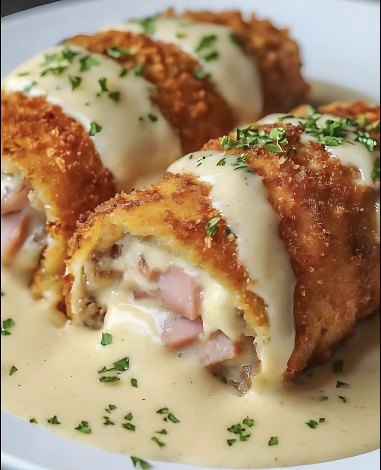 Pollo Cordon Bleu con Salsa Cremosa de Queso Suizo: El Abrazito Gourmet ...